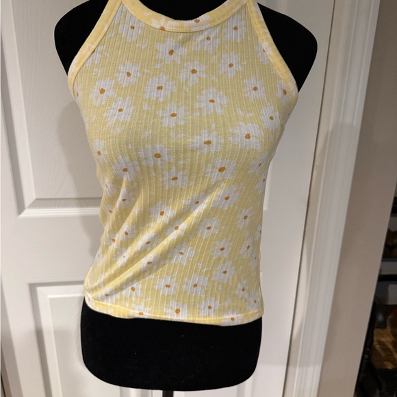 Mudd | Tops | Mudd Yellow Daisy Tank Top | Poshmark